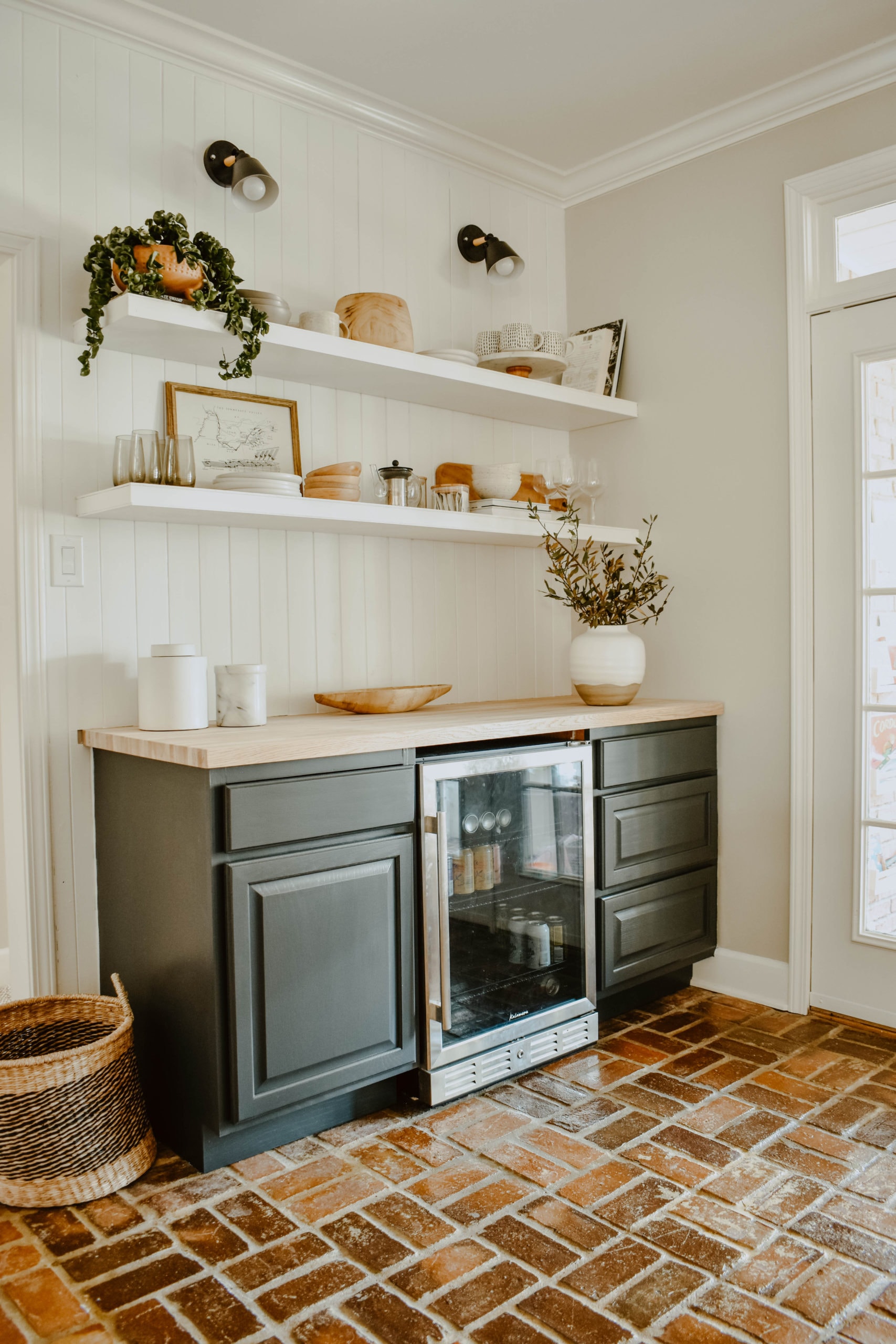 Dry Bar Sources House On Longwood Lane